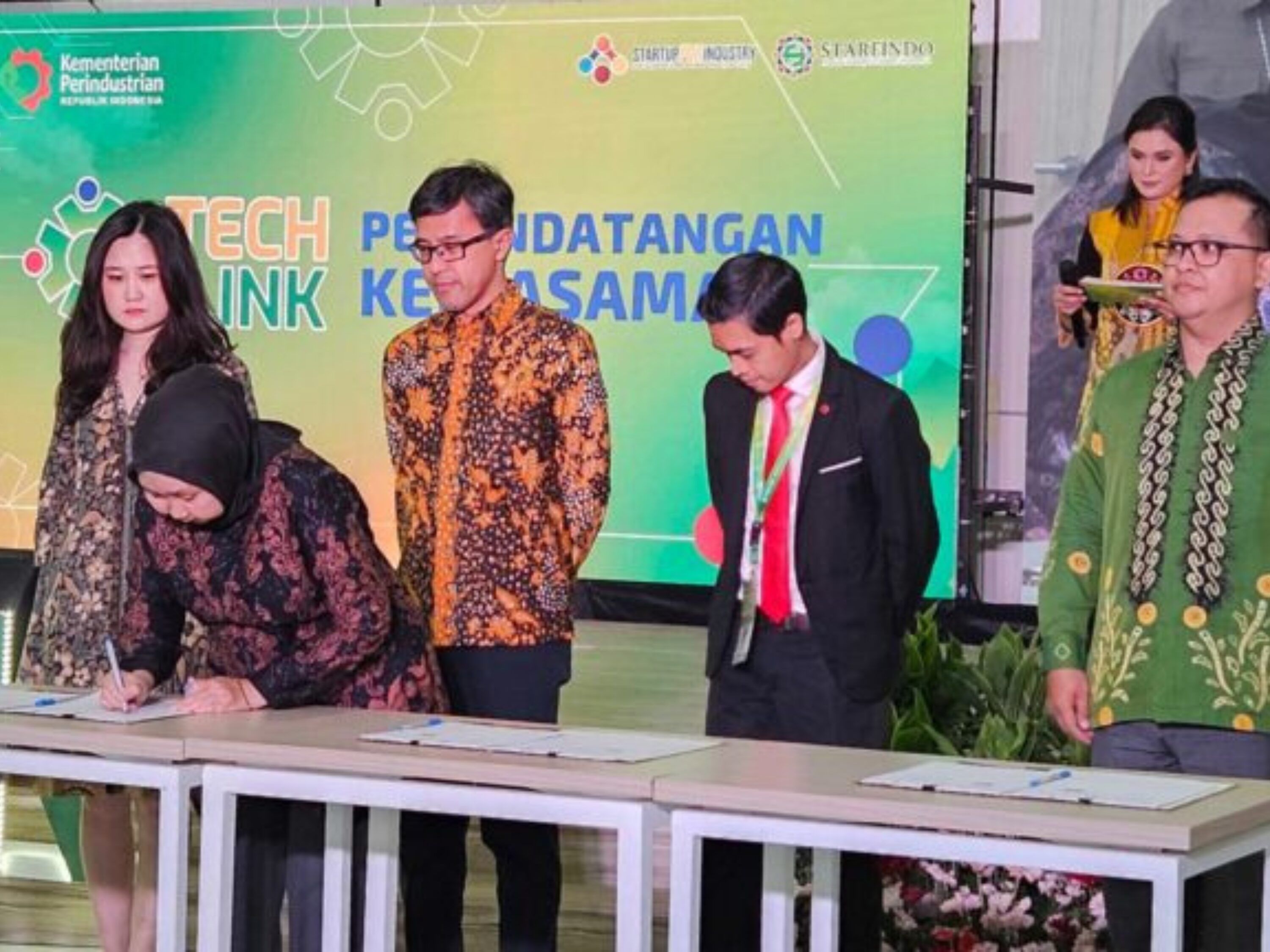 New Energy Nexus partners with Indonesian gov’t to boost cleantech ...